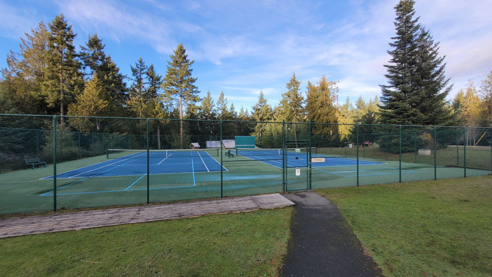 Community Courts – Mayne Island Community Centre